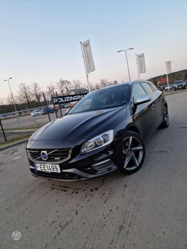 Volvo V60 2014 in Vilnius on AUTOMOTO.COM.LV Black Volvo V60 2014 in Vilnius, with an engine capacity of 2.40 L and mileage of 258 thousand km for 8350 €, photo 1 on AUTOMOTO.COM.LV