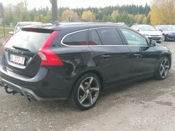 Black Volvo V60 2014 in Valmiera, with an engine capacity of 1.60 L and mileage of 307 thousand km for 6750 €, photo 7 on AUTOMOTO.COM.LV