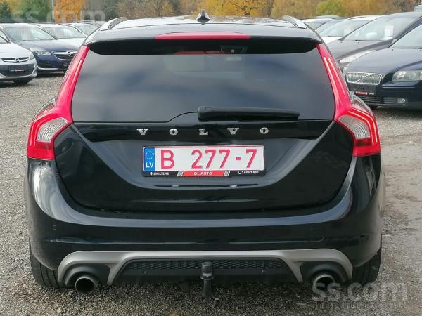 Black Volvo V60 2014 in Valmiera, with an engine capacity of 1.60 L and mileage of 307 thousand km for 6750 €, photo 9 on AUTOMOTO.COM.LV