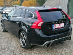 Melns Volvo V60 2014 Valmiera, ar dzinēja tilpumu 1.60 L un nobraukumu 307 tūkst. km par 6750 €, foto 10 vietnē AUTOMOTO.COM.LV