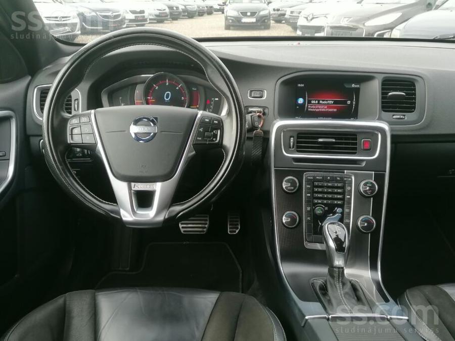 Melns Volvo V60 2014 Valmiera, ar dzinēja tilpumu 1.60 L un nobraukumu 307 tūkst. km par 6750 €, foto 14 vietnē AUTOMOTO.COM.LV
