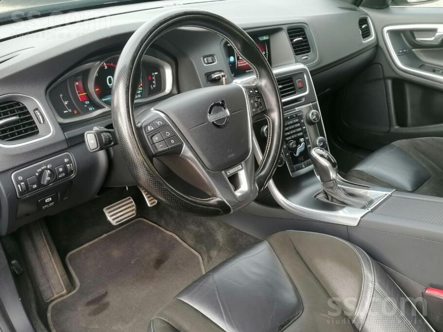 Melns Volvo V60 2014 Valmiera, ar dzinēja tilpumu 1.60 L un nobraukumu 307 tūkst. km par 6750 €, foto 15 vietnē AUTOMOTO.COM.LV