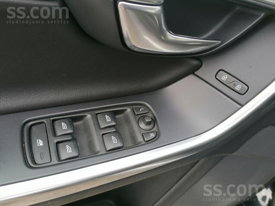 Melns Volvo V60 2014 Valmiera, ar dzinēja tilpumu 1.60 L un nobraukumu 307 tūkst. km par 6750 €, foto 16 vietnē AUTOMOTO.COM.LV