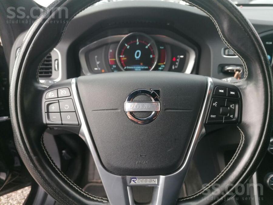 Melns Volvo V60 2014 Valmiera, ar dzinēja tilpumu 1.60 L un nobraukumu 307 tūkst. km par 6750 €, foto 18 vietnē AUTOMOTO.COM.LV