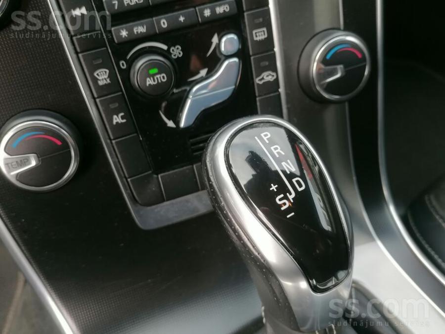 Melns Volvo V60 2014 Valmiera, ar dzinēja tilpumu 1.60 L un nobraukumu 307 tūkst. km par 6750 €, foto 20 vietnē AUTOMOTO.COM.LV