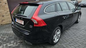 Black Volvo V60 2015 in Panevezys, with an engine capacity of 2.40 L and mileage of 252 thousand km for 7999 €, photo 7 on AUTOMOTO.COM.LV