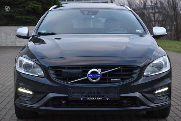 Black Volvo V60 2015 in Vilnius, with an engine capacity of 2.40 L and mileage of 262 thousand km for 7500 €, photo 1 on AUTOMOTO.COM.LV