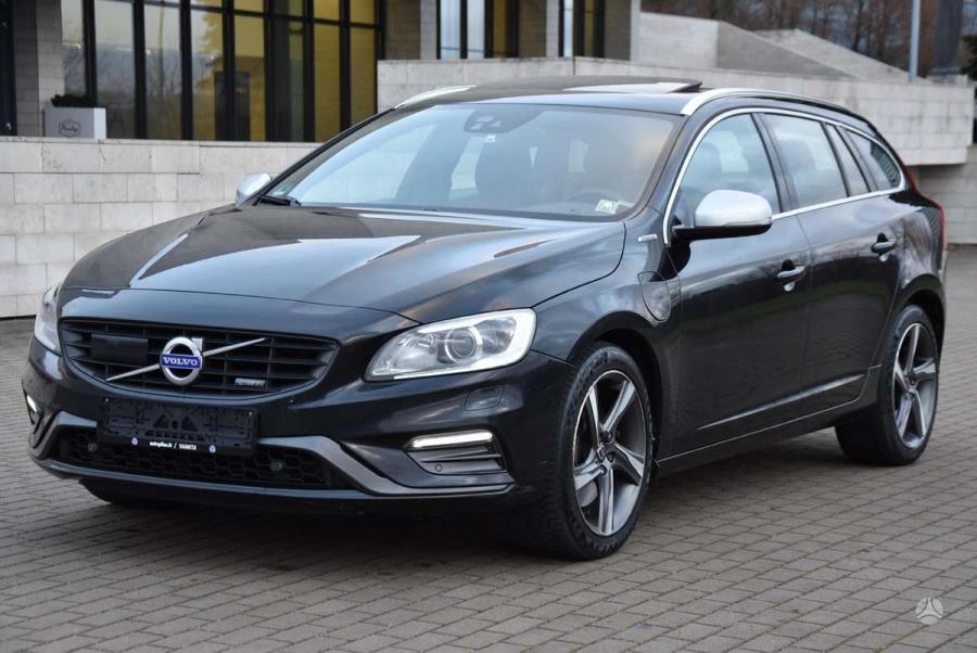 Black Volvo V60 2015 in Vilnius, with an engine capacity of 2.40 L and mileage of 262 thousand km for 7500 €, photo 6 on AUTOMOTO.COM.LV