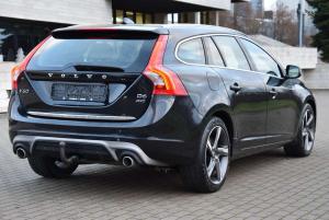 Black Volvo V60 2015 in Vilnius, with an engine capacity of 2.40 L and mileage of 262 thousand km for 7500 €, photo 7 on AUTOMOTO.COM.LV