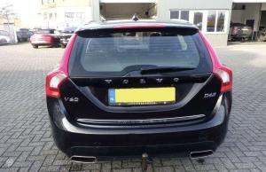 Black Volvo V60 2015 in Prienai, with an engine capacity of 2.40 L and mileage of 272 thousand km for 7700 €, photo 3 on AUTOMOTO.COM.LV