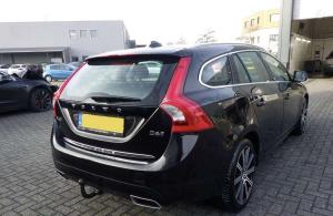Black Volvo V60 2015 in Prienai, with an engine capacity of 2.40 L and mileage of 272 thousand km for 7700 €, photo 4 on AUTOMOTO.COM.LV