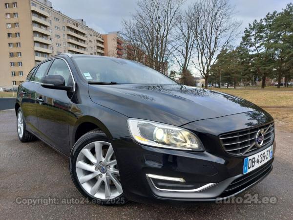 Black Volvo V60 2015 in Tallinn, with an engine capacity of 2.00 L and mileage of 203 thousand km for 7990 €, photo 2 on AUTOMOTO.COM.LV