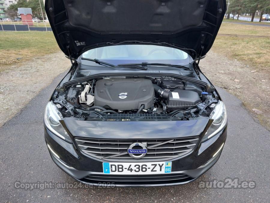 Melns Volvo V60 2015 Tallina, ar dzinēja tilpumu 2.00 L un nobraukumu 203 tūkst. km par 7990 €, foto 9 vietnē AUTOMOTO.COM.LV