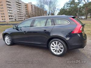 Melns Volvo V60 2015 Tallina, ar dzinēja tilpumu 2.00 L un nobraukumu 203 tūkst. km par 7990 €, foto 21 vietnē AUTOMOTO.COM.LV