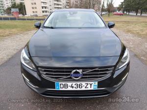 Melns Volvo V60 2015 Tallina, ar dzinēja tilpumu 2.00 L un nobraukumu 203 tūkst. km par 7990 €, foto 24 vietnē AUTOMOTO.COM.LV