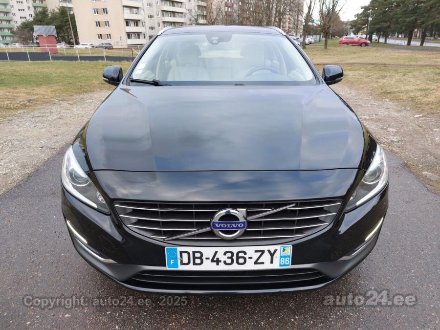 Melns Volvo V60 2015 Tallina, ar dzinēja tilpumu 2.00 L un nobraukumu 203 tūkst. km par 7990 €, foto 24 vietnē AUTOMOTO.COM.LV