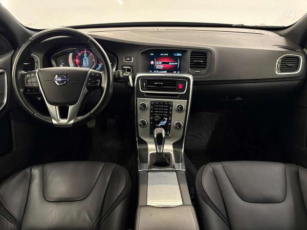 Melns Volvo V60 2015 Marijampole, ar dzinēja tilpumu 1.97 L un nobraukumu 249 tūkst. km par 7650 €, foto 5 vietnē AUTOMOTO.COM.LV