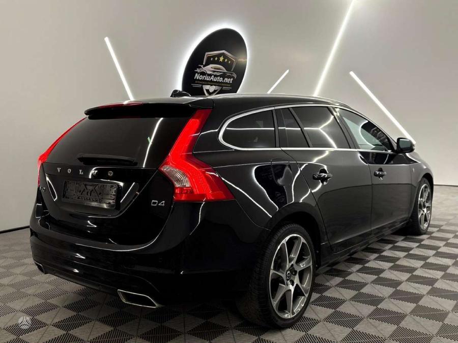 Black Volvo V60 2015 in Marijampole, with an engine capacity of 1.97 L and mileage of 249 thousand km for 7650 €, photo 24 on AUTOMOTO.COM.LV