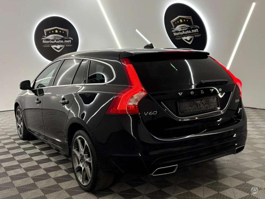 Black Volvo V60 2015 in Marijampole, with an engine capacity of 1.97 L and mileage of 249 thousand km for 7650 €, photo 26 on AUTOMOTO.COM.LV