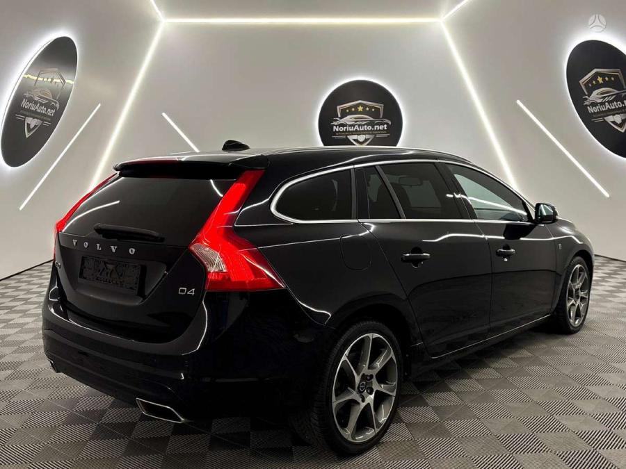 Black Volvo V60 2015 in Marijampole, with an engine capacity of 1.97 L and mileage of 249 thousand km for 7650 €, photo 27 on AUTOMOTO.COM.LV