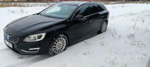 Black Volvo V60 2015 in Jelgava, with an engine capacity of 2.40 L and mileage of 207 thousand km for 8950 €, photo 2 on AUTOMOTO.COM.LV