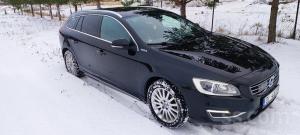 Black Volvo V60 2015 in Jelgava, with an engine capacity of 2.40 L and mileage of 207 thousand km for 8950 €, photo 4 on AUTOMOTO.COM.LV