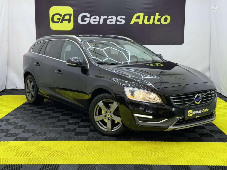 Black Volvo V60 2015 in Vilnius, with an engine capacity of 1.97 L and mileage of 176 thousand km for 9950 €, photo 3 on AUTOMOTO.COM.LV