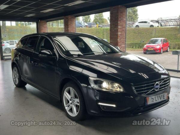 Melns Volvo V60 2015 Tallina, ar dzinēja tilpumu 2.40 L un nobraukumu 237 tūkst. km par 9900 €, foto 1 vietnē AUTOMOTO.COM.LV