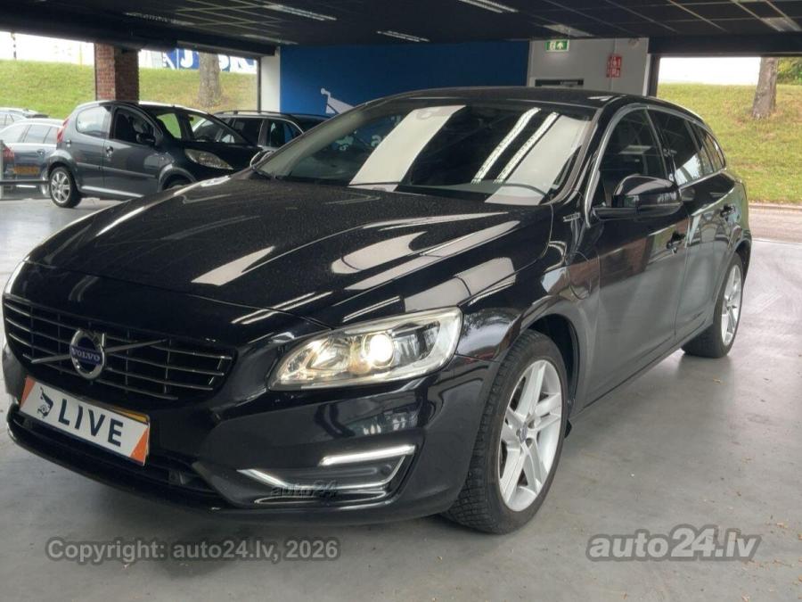 Melns Volvo V60 2015 Tallina, ar dzinēja tilpumu 2.40 L un nobraukumu 237 tūkst. km par 9900 €, foto 2 vietnē AUTOMOTO.COM.LV