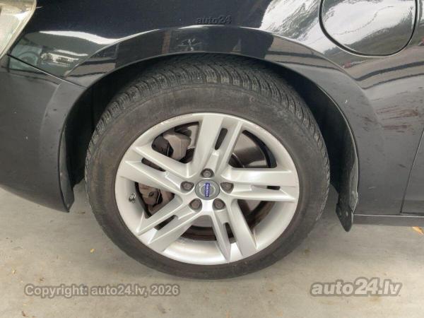Черный Вольво B60 2015 в Таллин, объемом двигателя 2.40 л и пробегом 237 тыс. км за 9900 €, фото 11 на AUTOMOTO.COM.LV