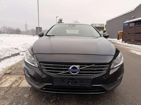 Black Volvo V60 2015 in Vilnius, with an engine capacity of 1.56 L and mileage of 176 thousand km for 7250 €, photo 2 on AUTOMOTO.COM.LV