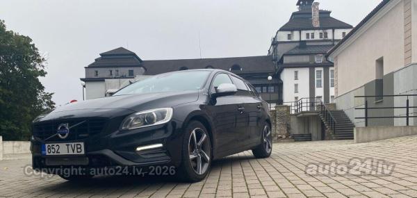 Black Volvo V60 2015 in Rakvere, with an engine capacity of 2.40 L and mileage of 351 thousand km for 11000 €, photo 1 on AUTOMOTO.COM.LV