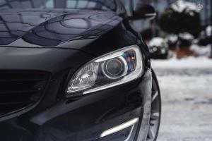 Black Volvo V60 2015 in Vilnius, with an engine capacity of 1.97 L and mileage of 236 thousand km for 10500 €, photo 10 on AUTOMOTO.COM.LV