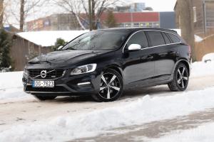 Black Volvo V60 2015 in Jelgava, with an engine capacity of 2.40 L and mileage of 278 thousand km for 11500 €, photo  on AUTOMOTO.COM.LV