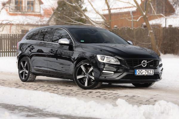 Black Volvo V60 2015 in Jelgava, with an engine capacity of 2.40 L and mileage of 278 thousand km for 11500 €, photo 2 on AUTOMOTO.COM.LV