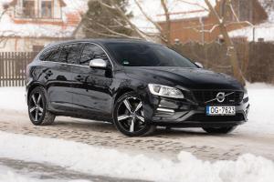 Black Volvo V60 2015 in Jelgava, with an engine capacity of 2.40 L and mileage of 278 thousand km for 11500 €, photo 2 on AUTOMOTO.COM.LV