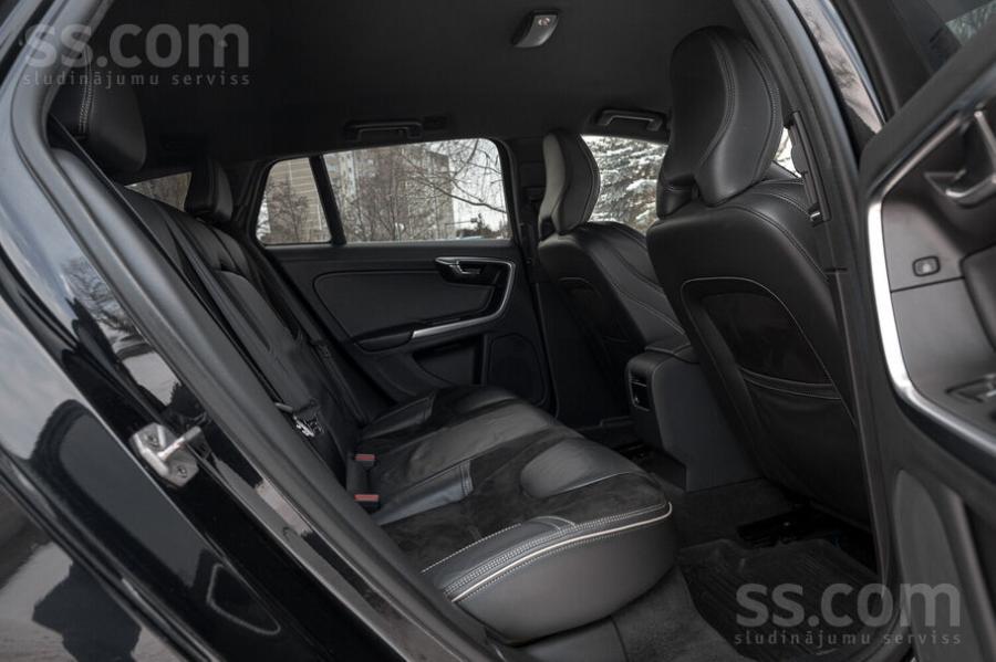 Black Volvo V60 2015 in Jelgava, with an engine capacity of 2.40 L and mileage of 278 thousand km for 11500 €, photo 22 on AUTOMOTO.COM.LV
