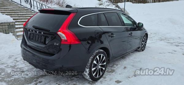 Black Volvo V60 2015 in Rakvere, with an engine capacity of 2.00 L and mileage of 203 thousand km for 9300 €, photo 2 on AUTOMOTO.COM.LV