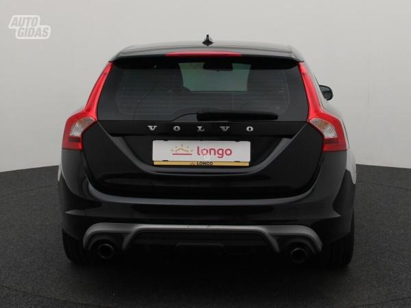 Melns Volvo V60 2015 Viļņa, ar dzinēja tilpumu 1.60 L un nobraukumu 223 tūkst. km par 10199 €, foto 5 vietnē AUTOMOTO.COM.LV