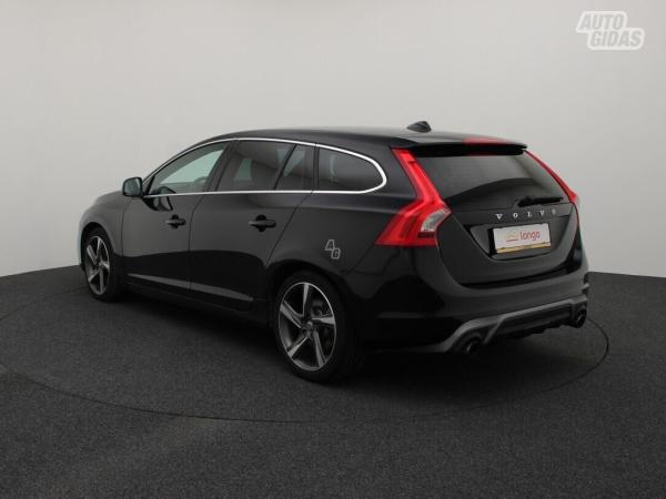 Melns Volvo V60 2015 Viļņa, ar dzinēja tilpumu 1.60 L un nobraukumu 223 tūkst. km par 10199 €, foto 7 vietnē AUTOMOTO.COM.LV