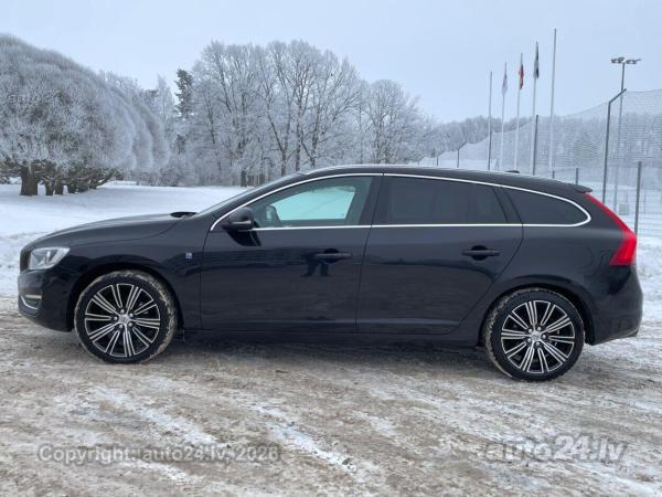 Melns Volvo V60 2015 Tartu, ar dzinēja tilpumu 2.00 L un nobraukumu 258 tūkst. km par 7900 €, foto 8 vietnē AUTOMOTO.COM.LV
