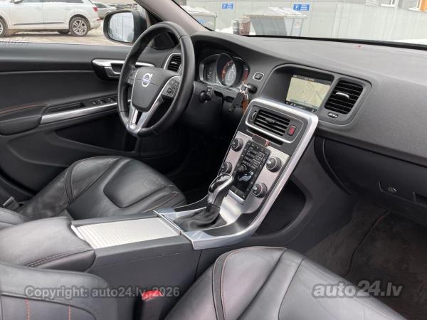 Melns Volvo V60 2015 Tartu, ar dzinēja tilpumu 2.00 L un nobraukumu 258 tūkst. km par 7900 €, foto 10 vietnē AUTOMOTO.COM.LV