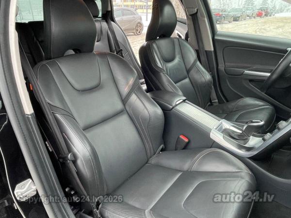 Melns Volvo V60 2015 Tartu, ar dzinēja tilpumu 2.00 L un nobraukumu 258 tūkst. km par 7900 €, foto 11 vietnē AUTOMOTO.COM.LV