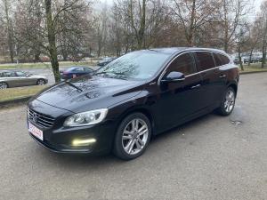 Black Volvo V60 2015 in Vilnius, with an engine capacity of 2.40 L and mileage of 353 thousand km for 6350 €, photo  on AUTOMOTO.COM.LV