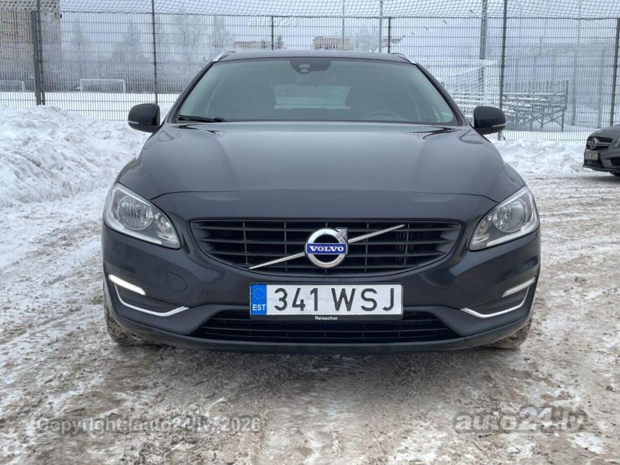 Black Volvo V60 2015 in Tartu, with an engine capacity of 2.00 L and mileage of 258 thousand km for 7900 €, photo 3 on AUTOMOTO.COM.LV