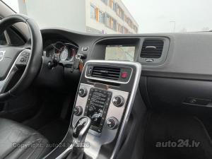 Black Volvo V60 2015 in Tartu, with an engine capacity of 2.00 L and mileage of 258 thousand km for 7900 €, photo 11 on AUTOMOTO.COM.LV
