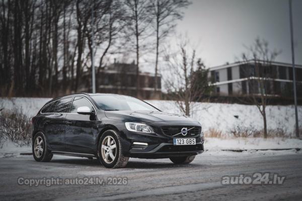 Black Volvo V60 2015 in Tallinn, with an engine capacity of 2.40 L and mileage of 235 thousand km for 11990 €, photo 4 on AUTOMOTO.COM.LV