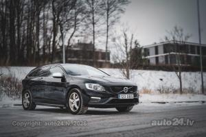 Melns Volvo V60 2015 Tallina, ar dzinēja tilpumu 2.40 L un nobraukumu 235 tūkst. km par 11990 €, foto 4 vietnē AUTOMOTO.COM.LV