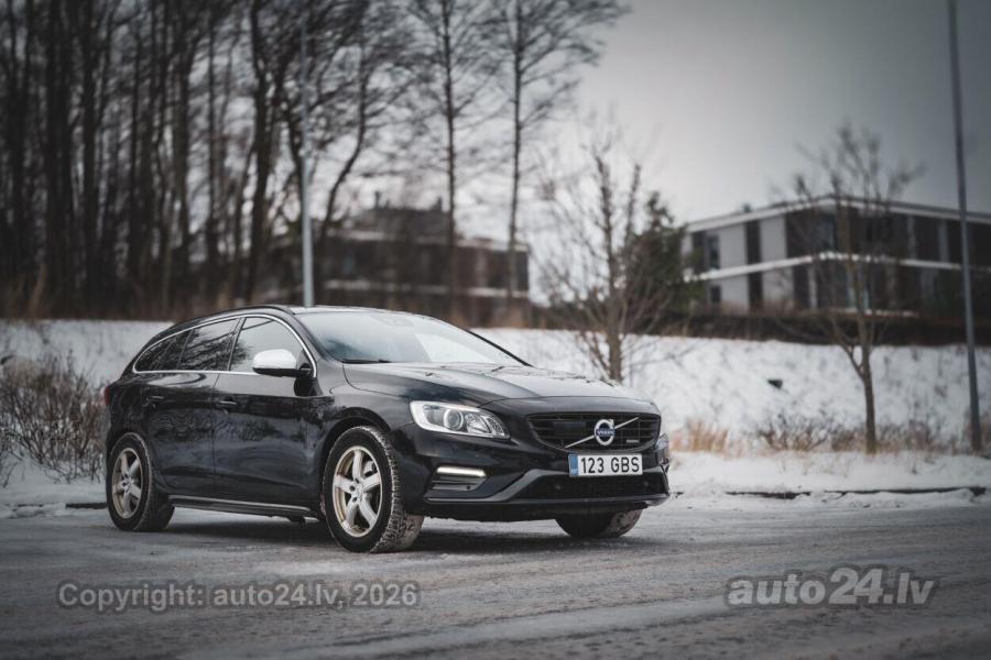 Melns Volvo V60 2015 Tallina, ar dzinēja tilpumu 2.40 L un nobraukumu 235 tūkst. km par 11990 €, foto 4 vietnē AUTOMOTO.COM.LV
