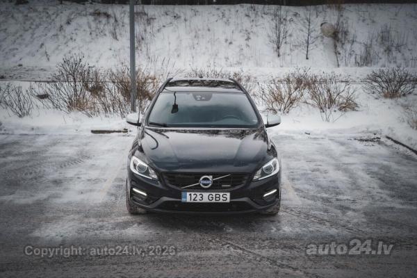 Black Volvo V60 2015 in Tallinn, with an engine capacity of 2.40 L and mileage of 235 thousand km for 11990 €, photo 5 on AUTOMOTO.COM.LV